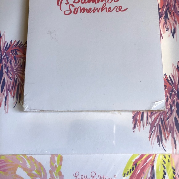 Lilly Pulitzer | Office | Lilly Pulitzer Desk Notebook Paper Set Gold ...